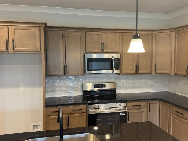 470 W Foxrun