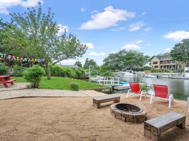 470 Windy Point Lane