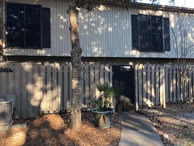4714 Huron Dr, 3 beds, 2 full baths