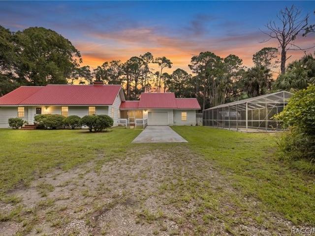 4714 Highway 40 W, Yankeetown, FL 34498