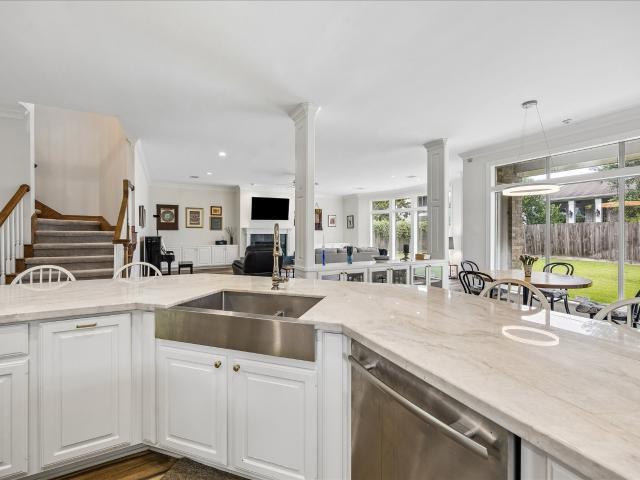 4714 Holt St, Bellaire, TX 77401 | MLS #86177 | Compass