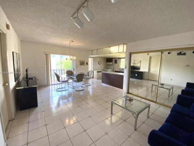 4715 NW 7th St #405 2, Miami, FL 33126