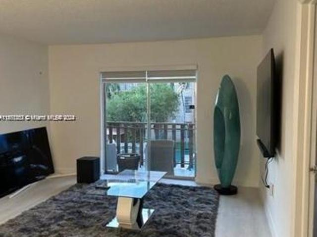 4715 NW 7th St #202 2, Miami, FL 33126