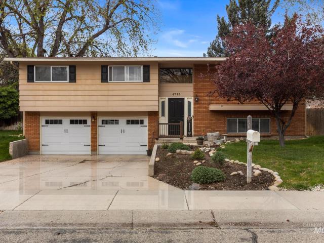 4715 N Sorrento
