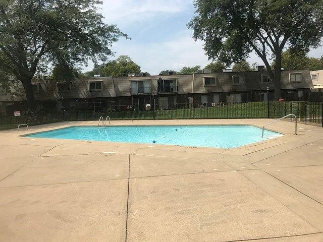 4715 Beau Bien Blvd E, Lisle, IL 60532