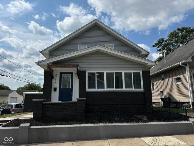 4715 E New York