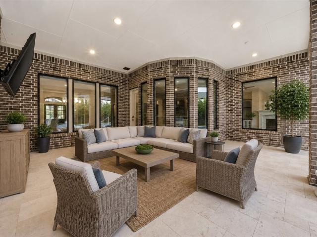 4715 Lake Crest Drive
