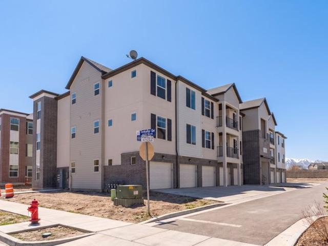 4715 W Dearing Ln Unit LL203, Riverton, UT 84096