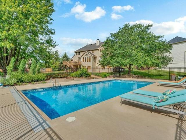 4716 Killarney Cir, Lawrence, KS 66047