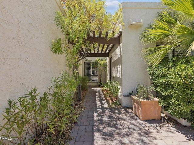 4717 e winston drive