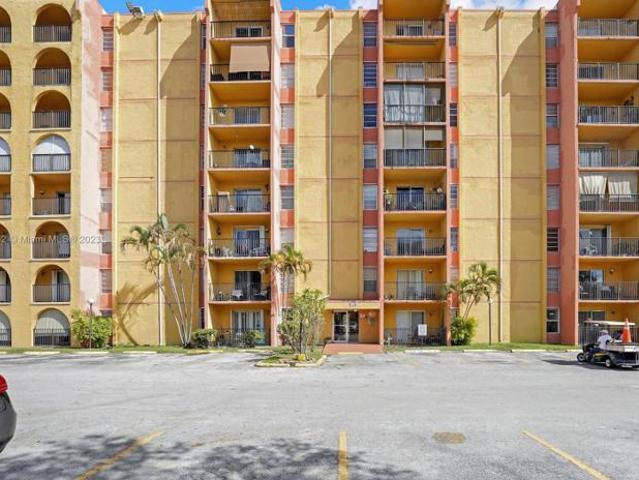 4717 7th St NW #206 10, Miami, FL 33126