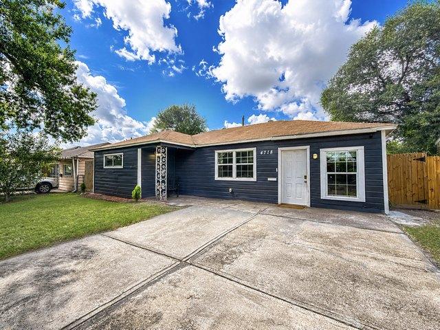 4718 Meadow Park Dr, Houston, TX 77048