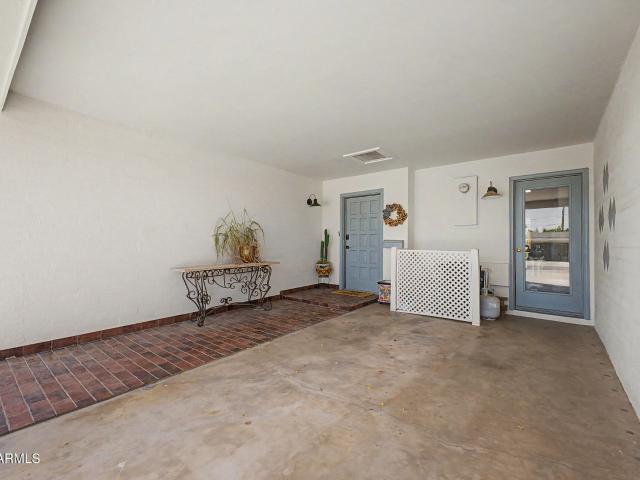 4718 N 77TH Place