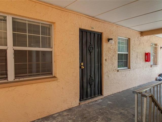 4718 Joseph Ct Unit 220, Tampa, FL 33614