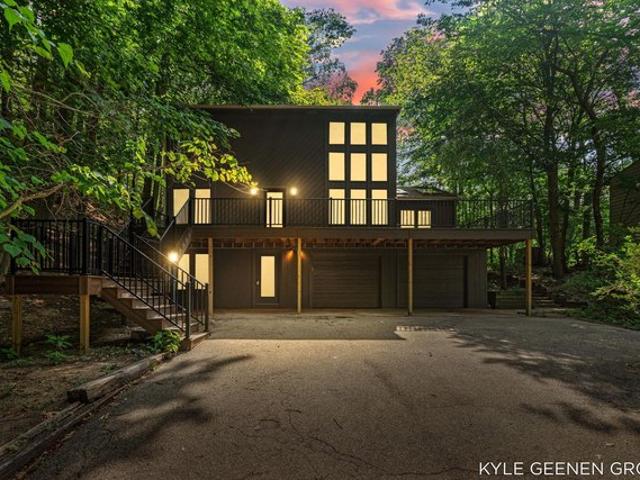 4719 Fox Hill Ln, Macatawa, MI 49434