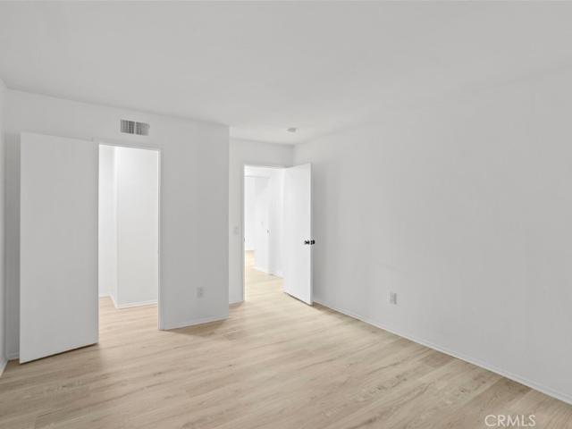 4719 Knickerbocker