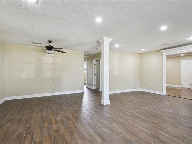 4719 Warren Drive