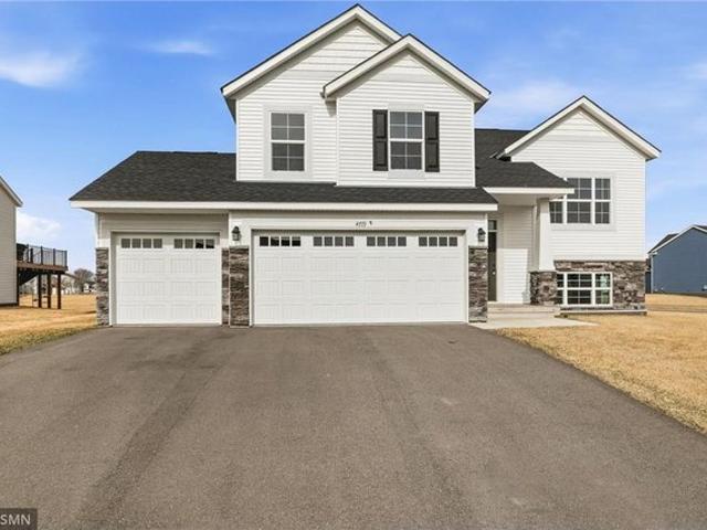 4719 6th St NE, Saint Cloud, MN 56304