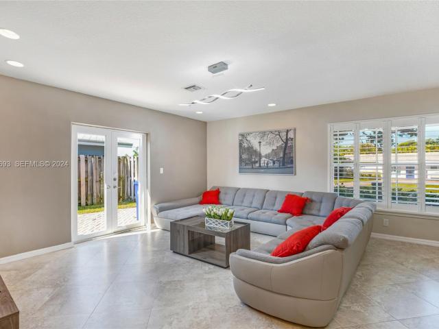 4710 NE 18th Ter, Fort Lauderdale, FL 33308 | MLS #A11518