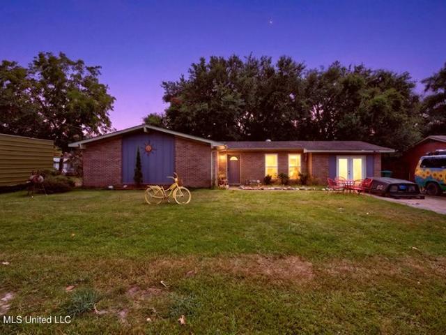 4710 Coronada Ave, Pascagoula, MS 39581
