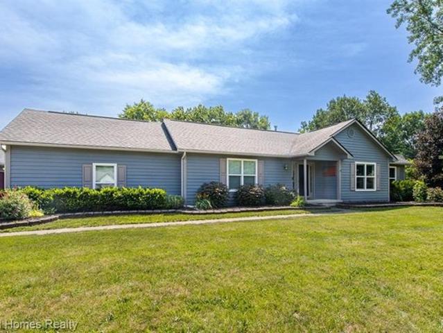 4710 Desert Bridge Ct, Highland, MI 48356