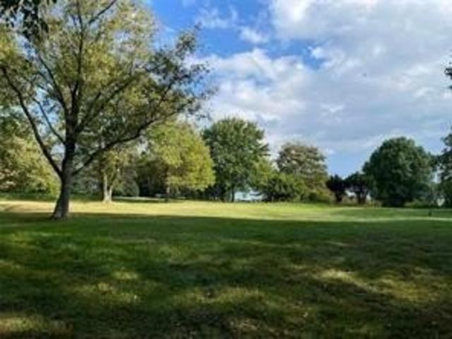 4710 Ellwood Rd, New Castle, PA 16101