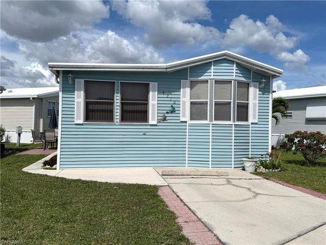 4710 Pilgrims Way W, Estero, FL 33928