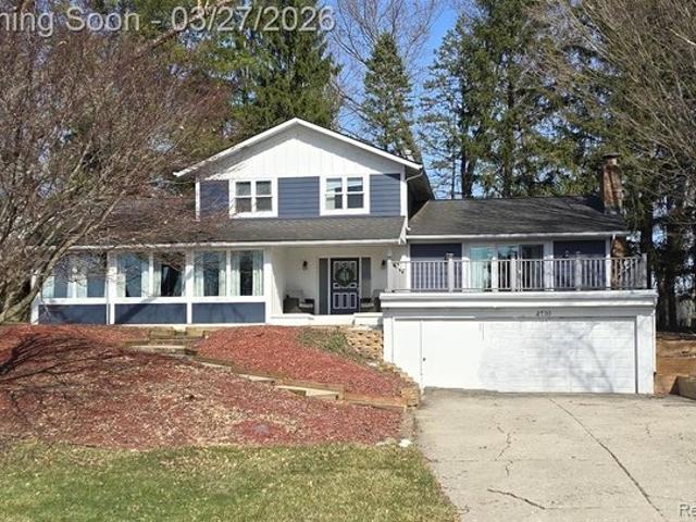 4710 Whitman Cir, Webster, MI 48103