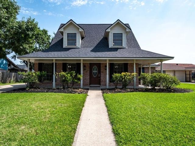 4711 Burning Tree Dr, Baytown, TX 77521