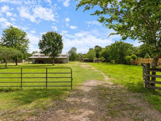 4711 Baker Rd, Needville, TX 77461