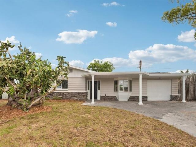 4711 Beacon Hill Dr, New Port Richey, FL 34652