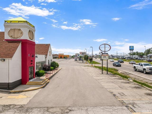 4711 E National Road