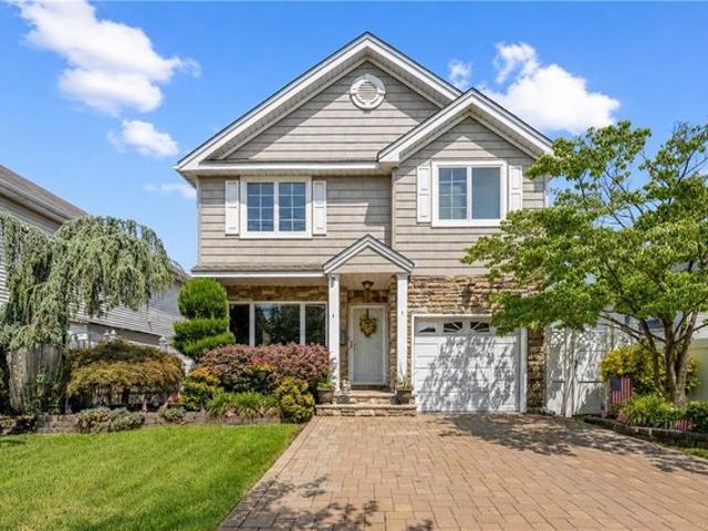 4711 Hylan Blvd, Staten Island, NY 10312