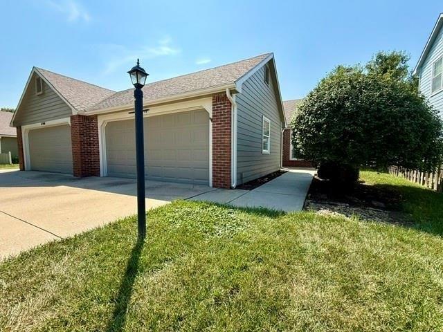 4711 Hearthside Dr, Lawrence, KS 66049