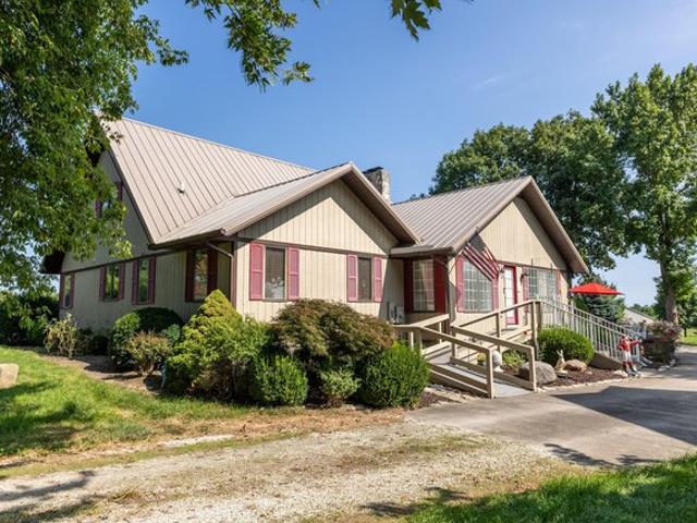 4711 Peters Rd, Troy, OH 45373