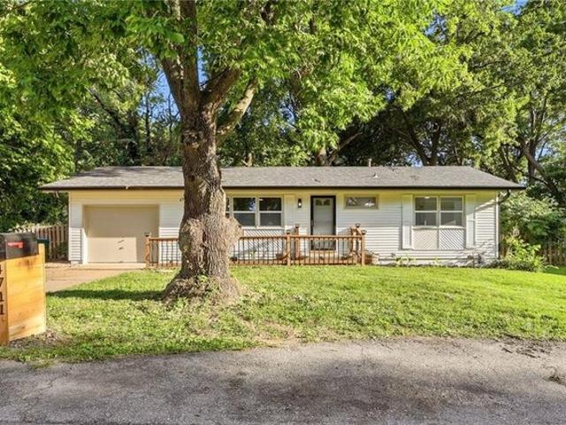 4711 Yecker Ave, Kansas City, KS 66104