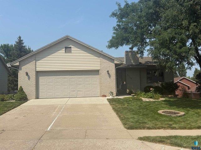 4712 E Hanna Cir, Sioux Falls, SD 57110