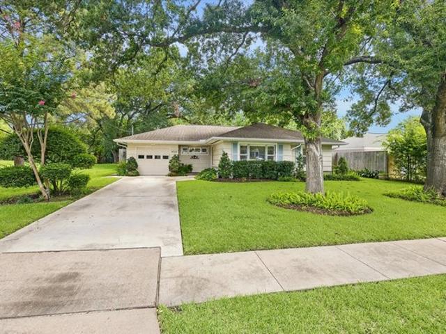 4712 Glenmont St, Bellaire, TX 77401