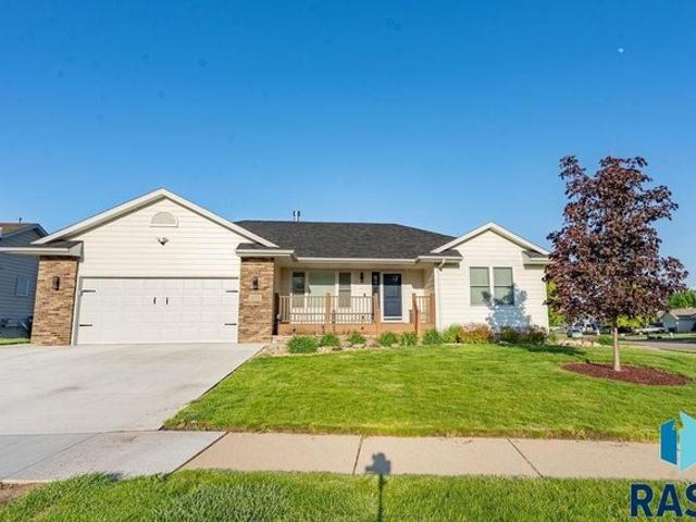 4712 S Dunlap Ave, Sioux Falls, SD 57106