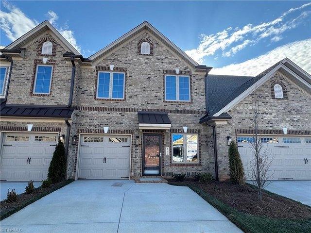 4712 Willowstone Dr, High Point, NC 27265