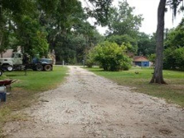 4713 Lake Dr, Rosharon, TX 77583 | MLS #45085 | Compass