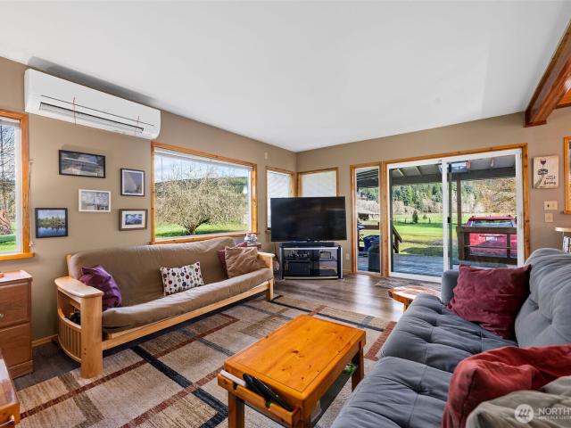 471 Barr Rd, Rosburg, WA 98643 | MLS #2498