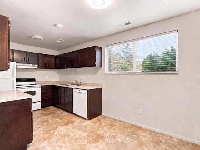 471 E 5600 S Apt 4, Murray, UT 84107