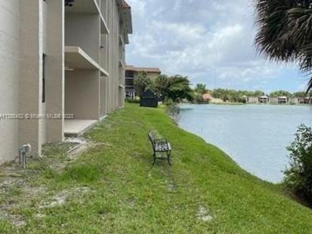 471 Ives Dairy Rd #403 3, Miami, FL 33179