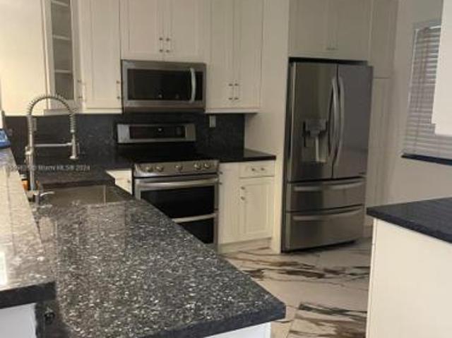 471 Ives Dairy Rd #101 3C, Miami, FL 33179