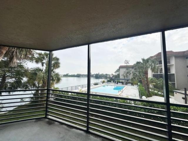 471 Ives Dairy Rd #207 3, Miami, FL 33179