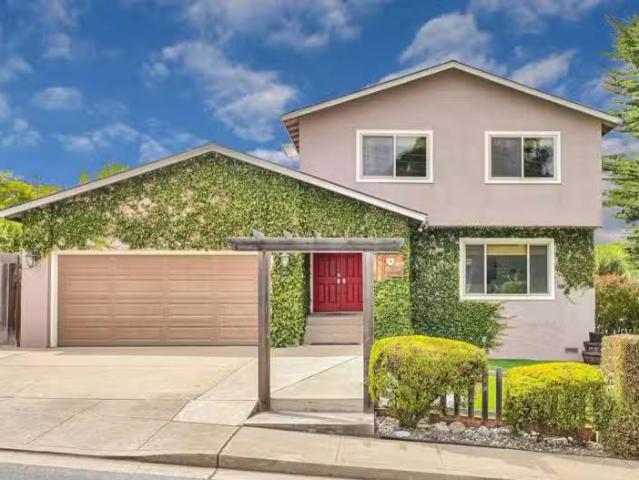 471 MONTECITO AVE, MONTEREY, CA 93940 Single Family Residence.