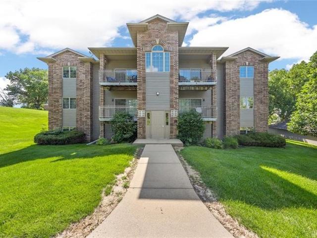 471 N 1st Ave, Iowa City, IA 52245