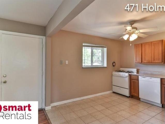 471 S Holmes 2 Bedroom Apartment for Rent at 471 S Holmes Ave, Kirkwood, MO 63122