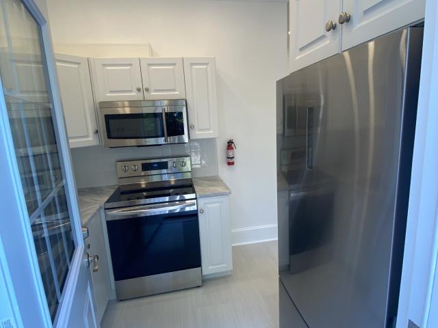 471 Somerset Street2, 2 beds, 1 full bath